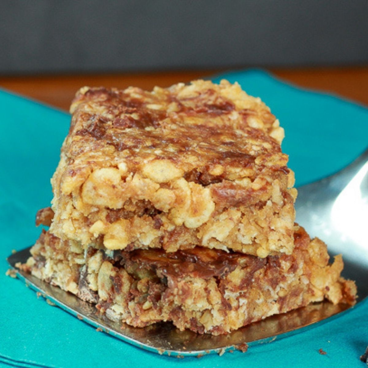 Vegan Granola Bar Recipe (with rice krispys) - Courtney's Homestead